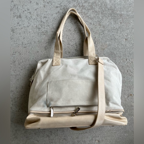 BEIS | Bags | Beis The Weekender Travel Tote Duffel Bag Cream Tan ...